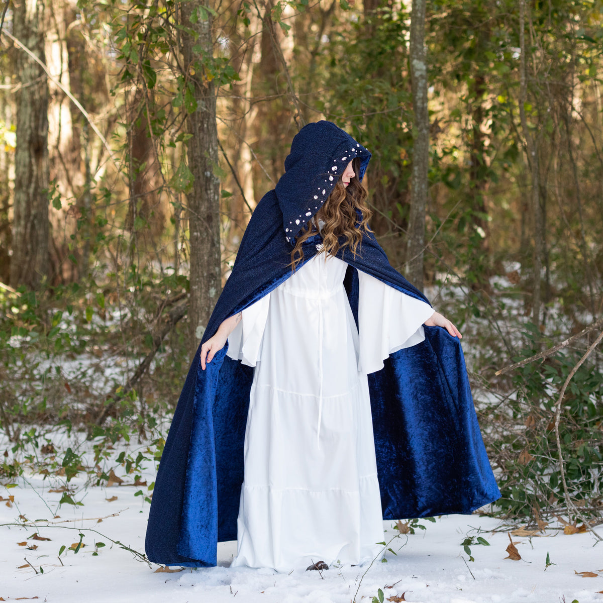 Deluxe Jeweled Cloak with Glitter Fabric and Large Hood – Everfan